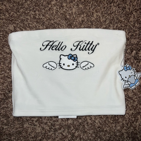 Hello Kitty | Tops | Forever 2 X Hello Kitty Friends Small White Angel ...